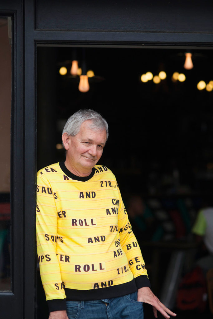 Expert Tips for the Best Dating Profile Photos for Guys - Hey Saturday