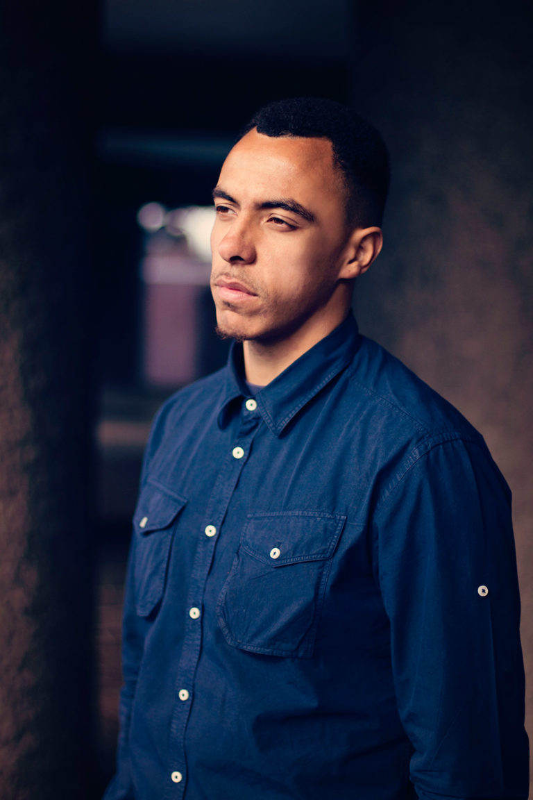 Expert Tips for the Best Dating Profile Photos for Guys - Hey Saturday